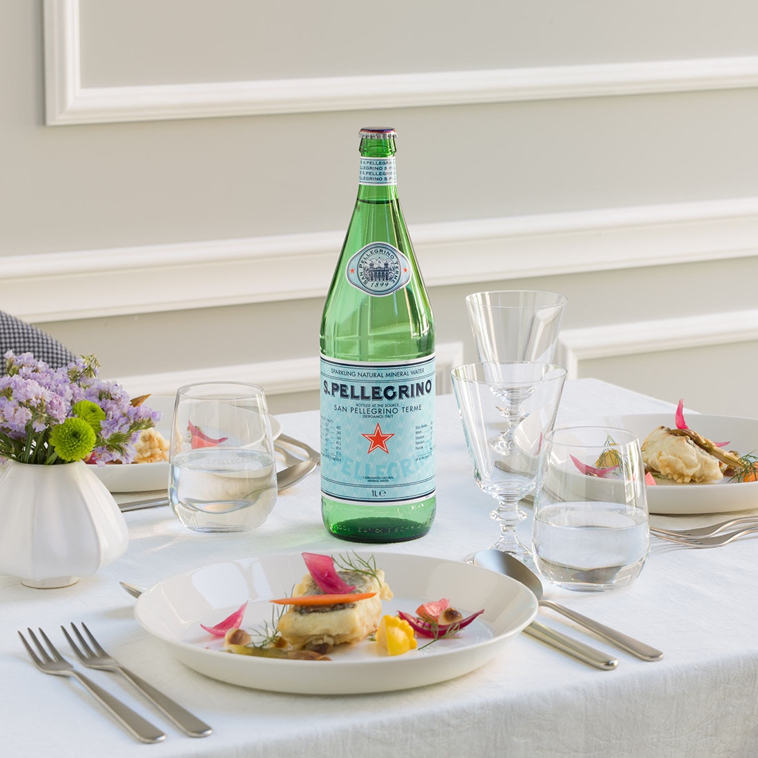 1L Glass Bottle Sparkling Mineral Water | Sanpellegrino®